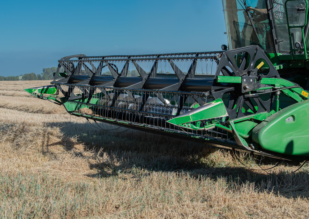 Top caracteristici de urmărit când alegi o combină agricolă - Bogdan Pitaru